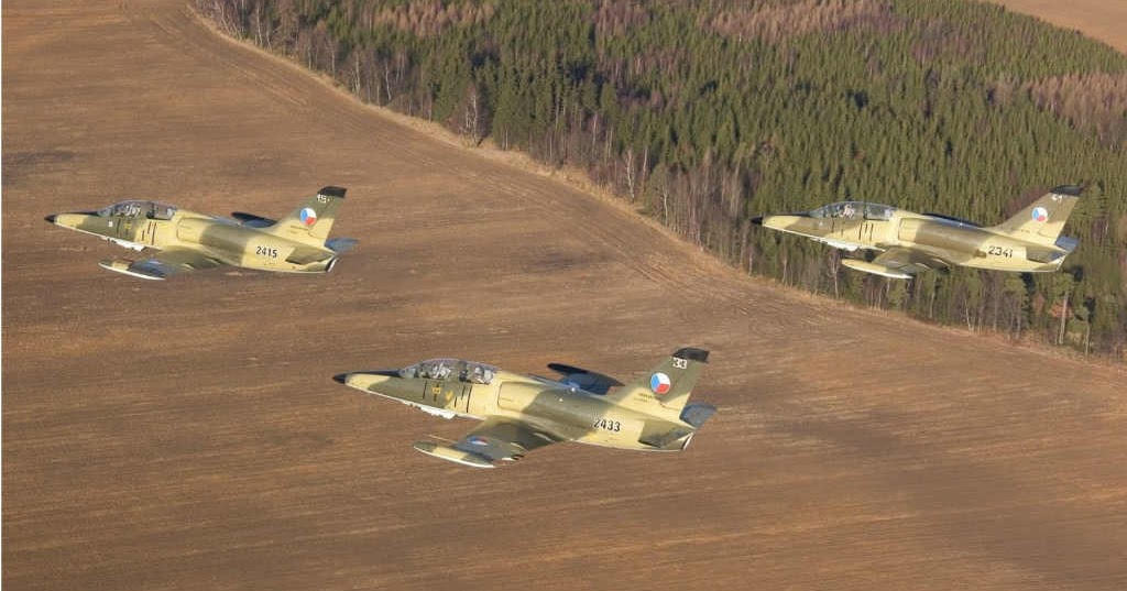 Czech Republic is looking for new trainer jet to replace L-39 fleet ...