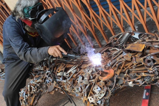 bahan, alat dan teknik membuat karya seni patung