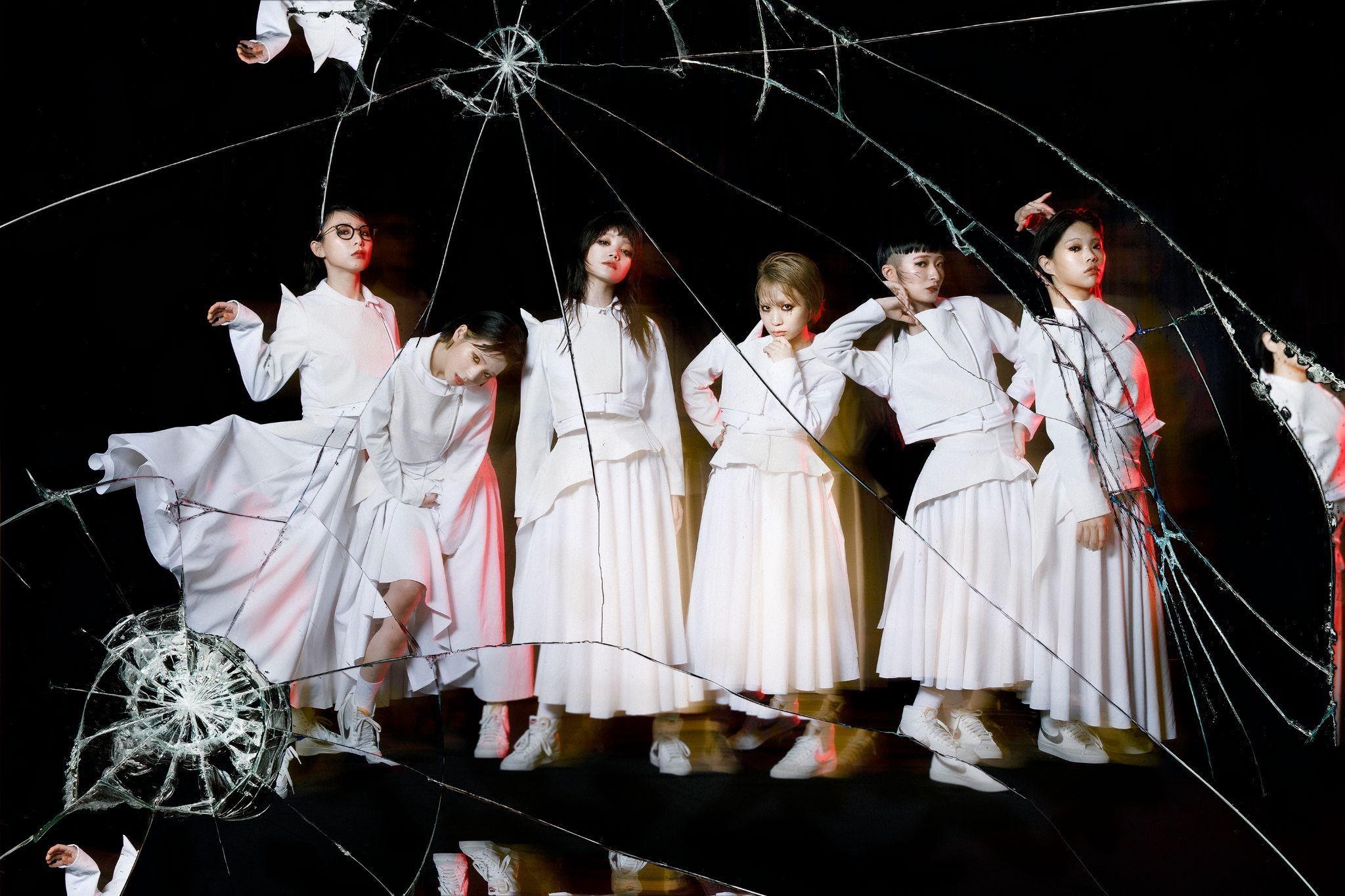 BiSH presentan STACKING