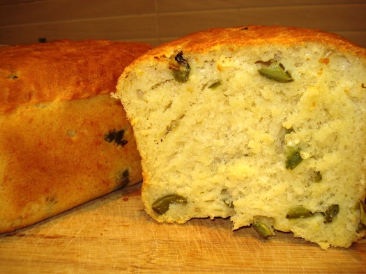 Chic Soufflé: Pan con jalapeños y queso Cheddar