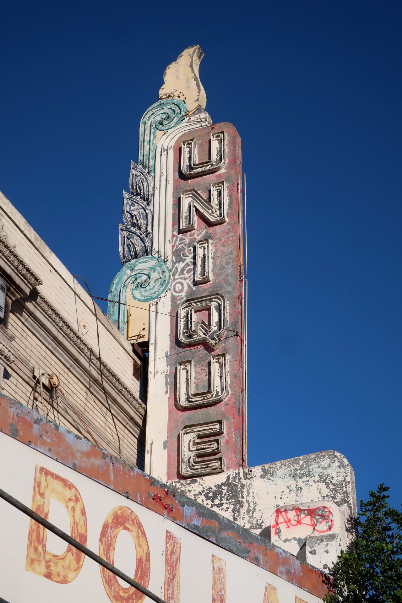 Los Angeles Theatres: Unique Theatre