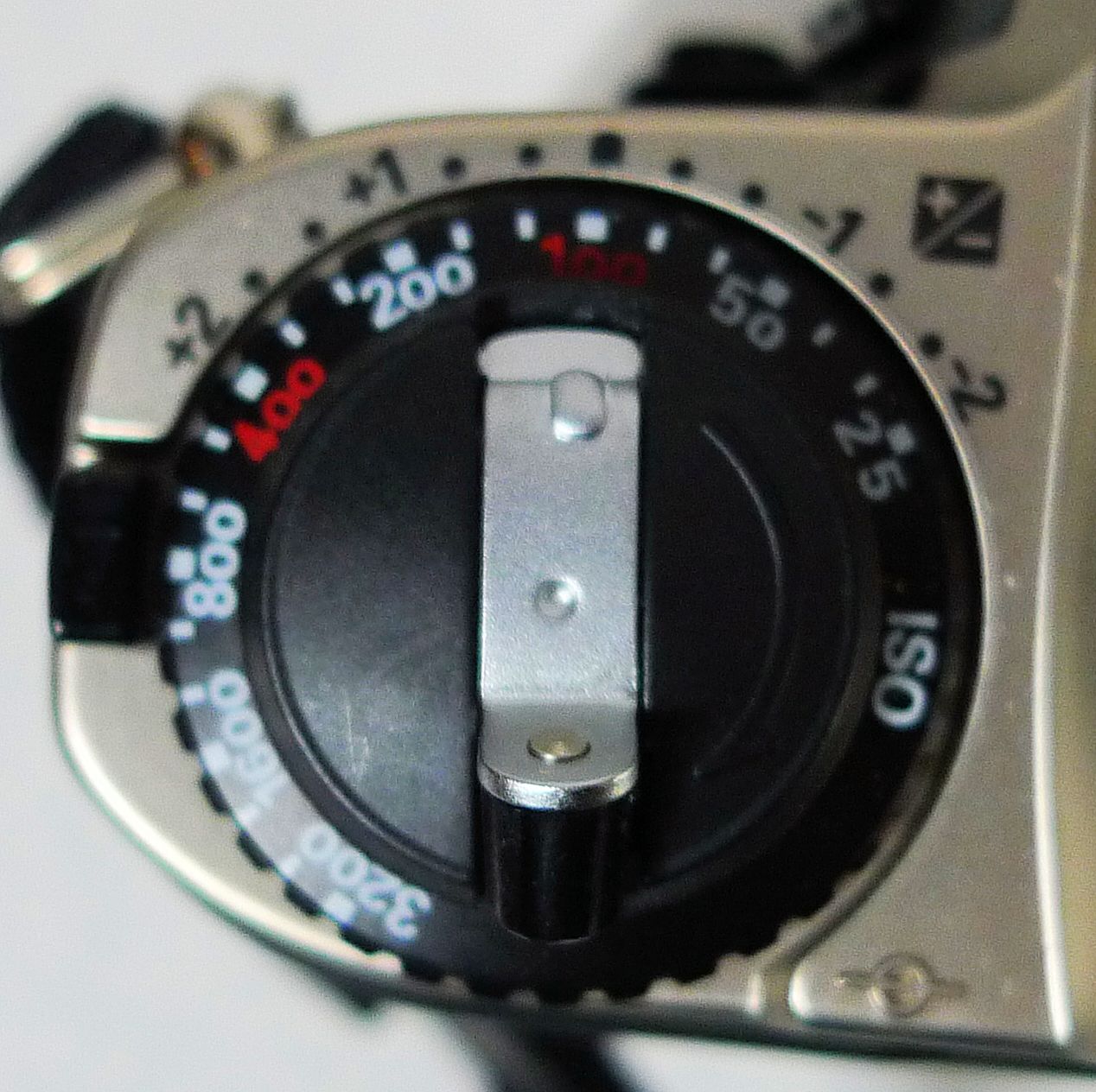 Random Camera Blog: Nikon FE10 - Hands On Review