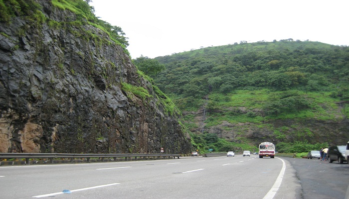 Khandala and Lonavala are situated in beautiful valleys