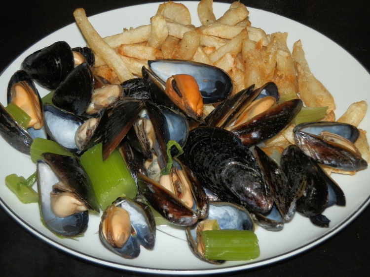 MUSSELS FOR CHRISTMAS - Belgian Style | So Today I...