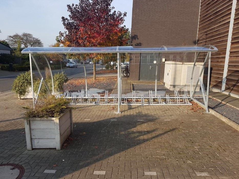 SKWshop Het #allesvoorbuitenblog.: Fietsoverkapping en rookruimte in 1