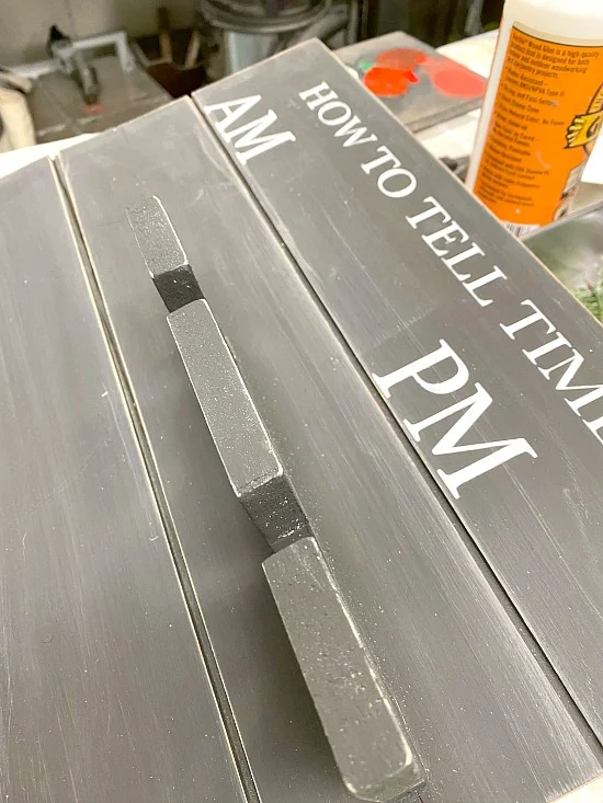 How to Tell Time - Coffee Mug and Wine Glass Rack