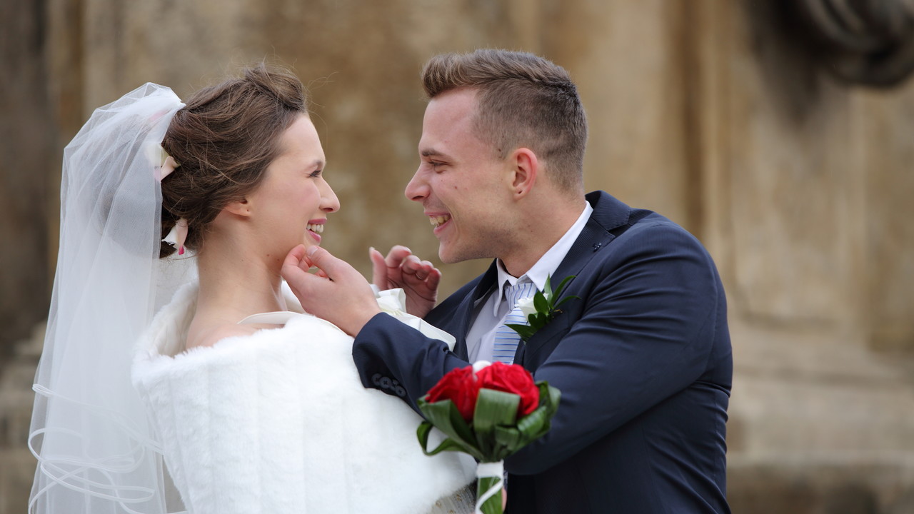 NO MEMORY: STACY CRUZ: RIGHT OF THE WEDDING NIGHT WAS MINE