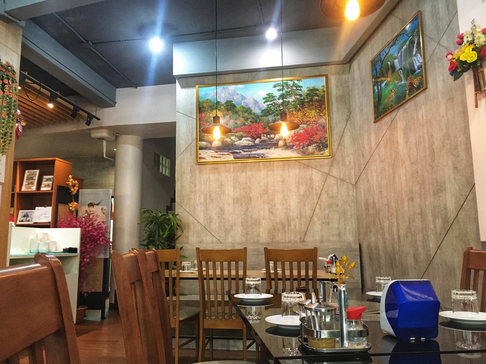 Pyongyang Okyru: a surreal lunch at Bangkok's secretive North Korean ...