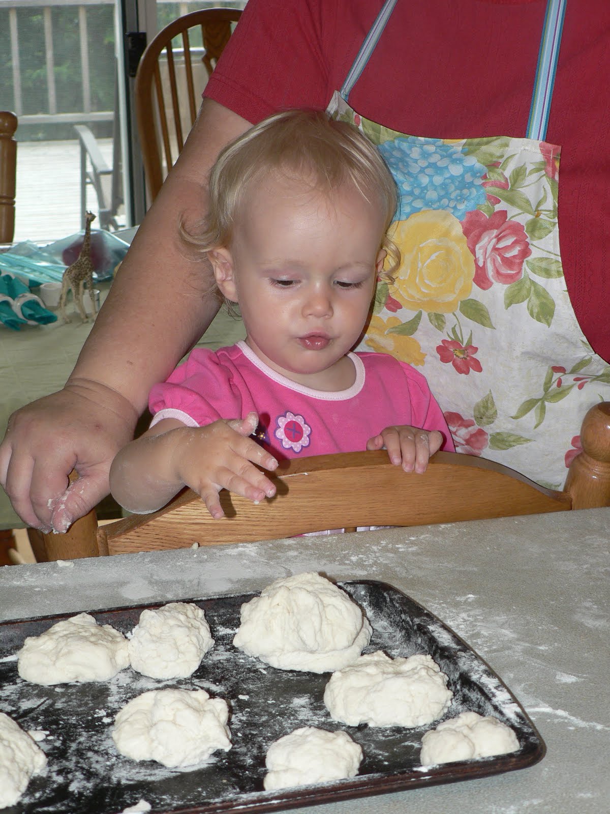Mama Pea Pod: {Sensory Play: Baking Bread Rolls with Granny}