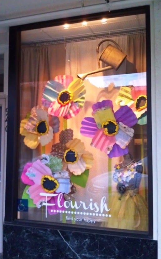 Lydia Says...: WINNING SUMMER WINDOW DISPLAYS