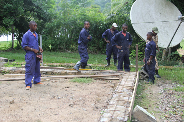 Studiebol: De dodelijke strijd om goud in Congo; Klaas van Dijken en ...