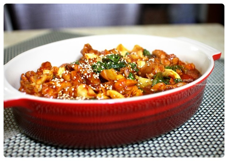 Korean & Asian Food: Dak-Kalbi (spicy stir-fried chicken ) - Korean Food