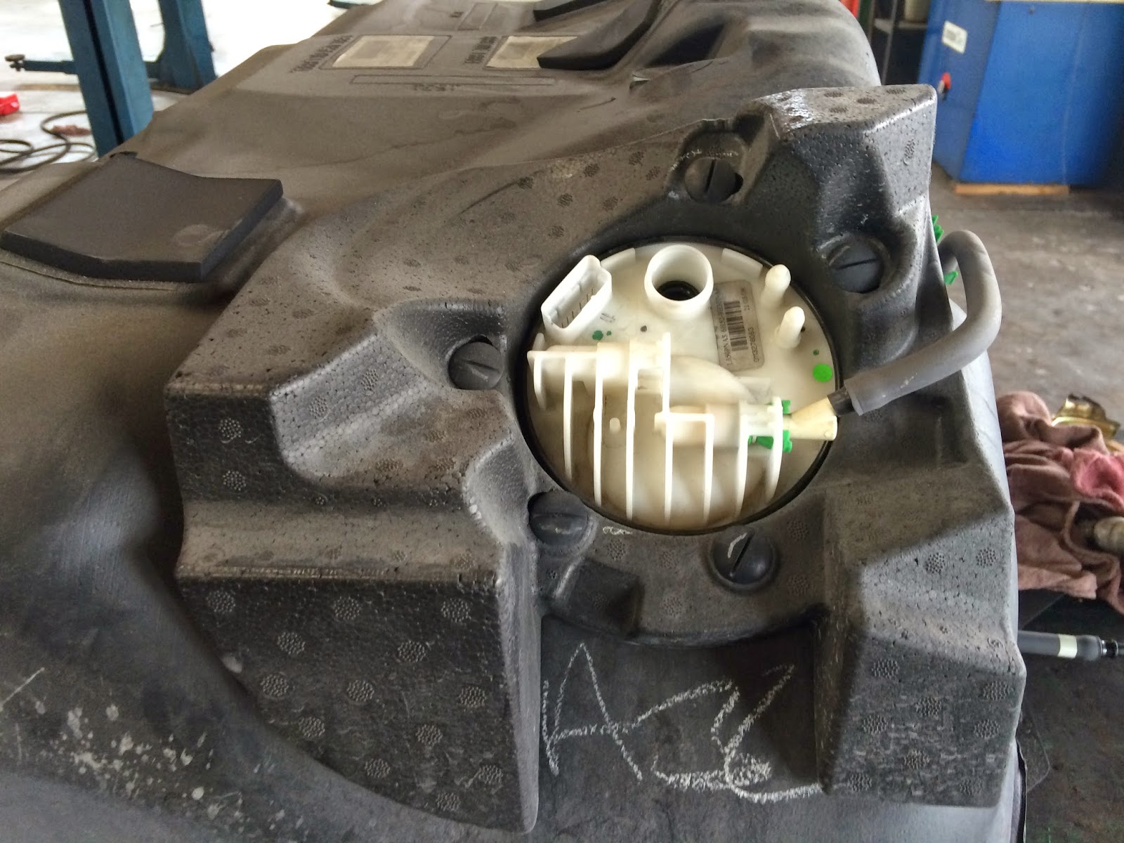 Land Rover Help!: How to change the fuel pump on your Land Rover LR2