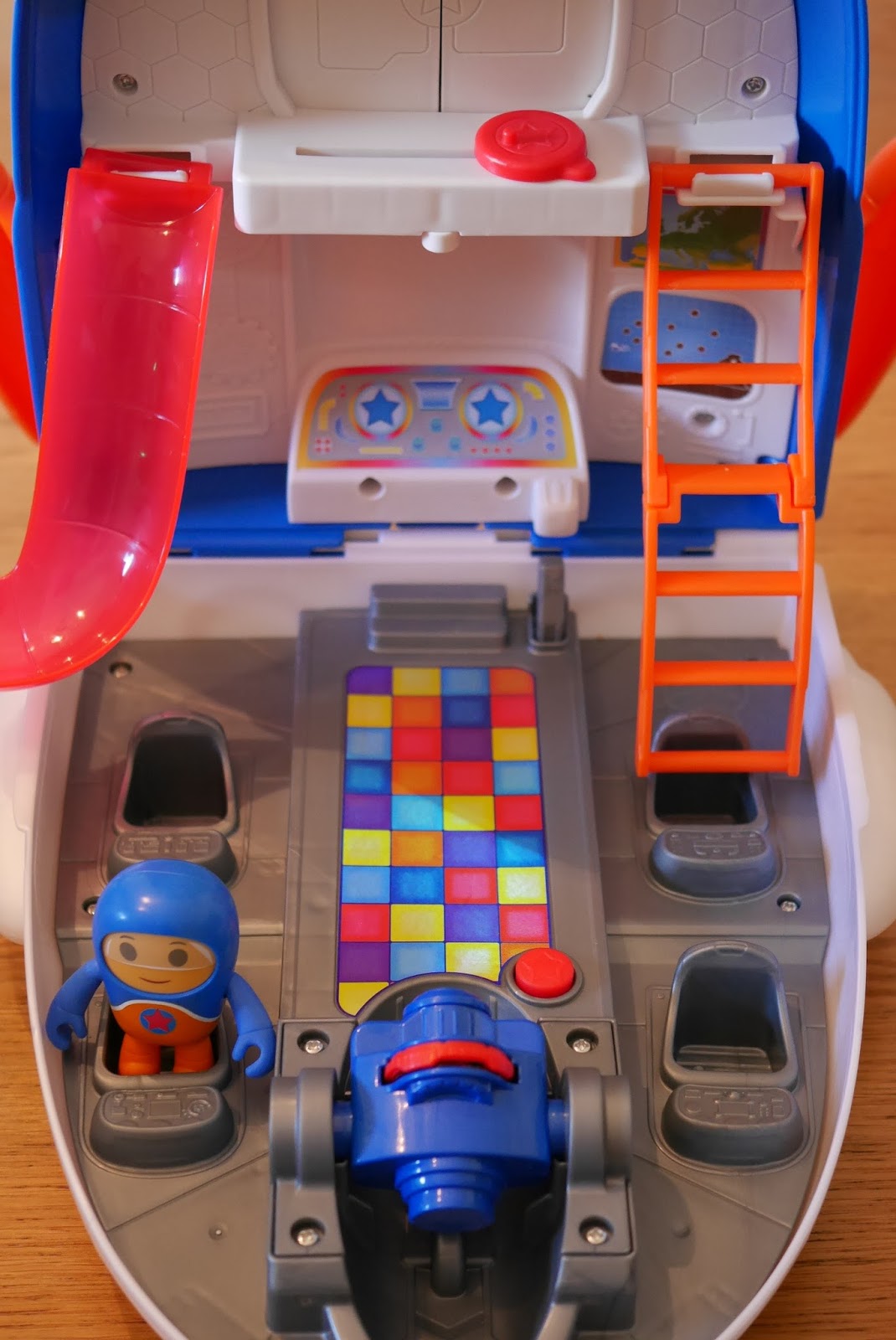 A Go Jetters twitter party - This day I love.......