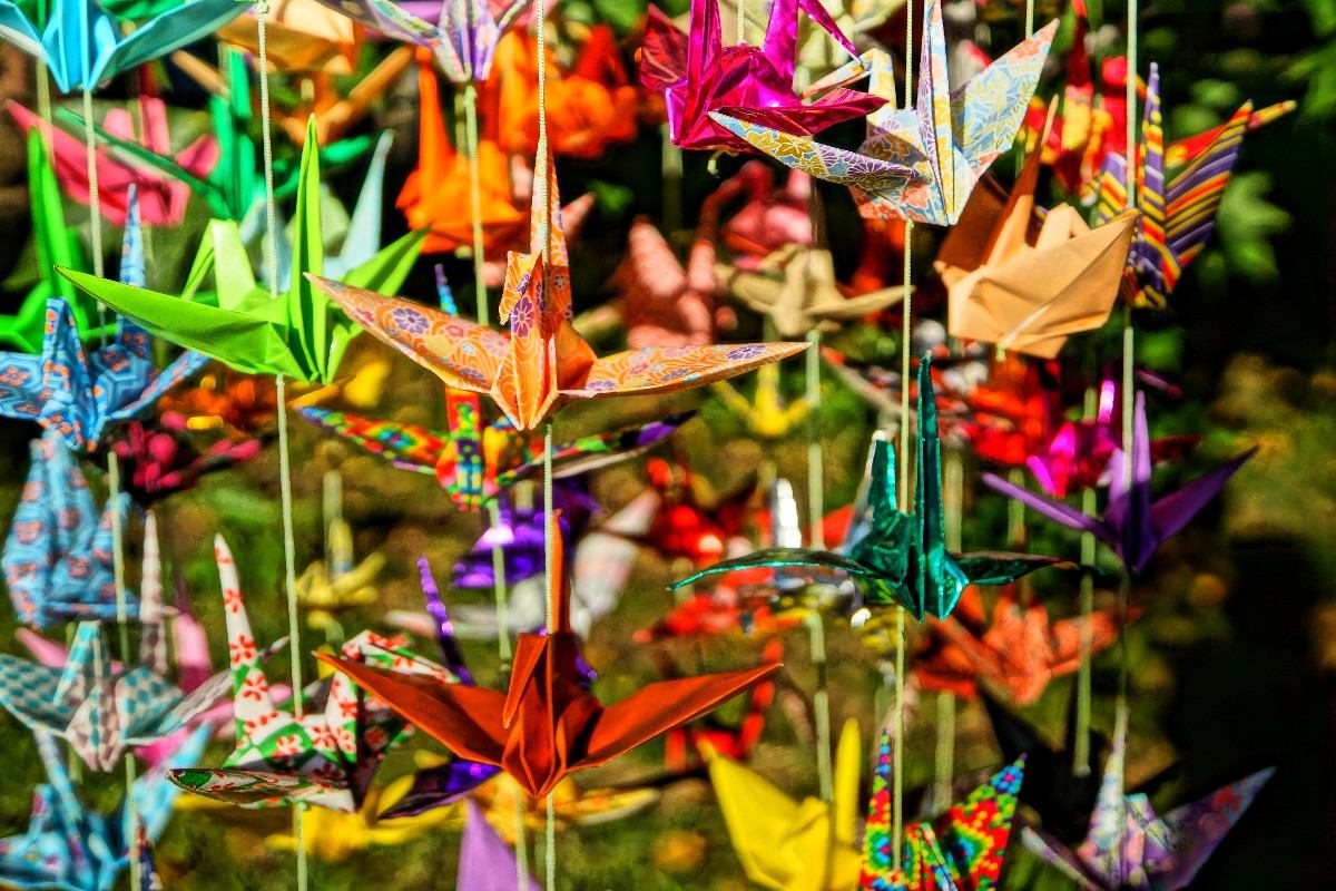 MUNDO COSMOPOLITA: SENBAZURU