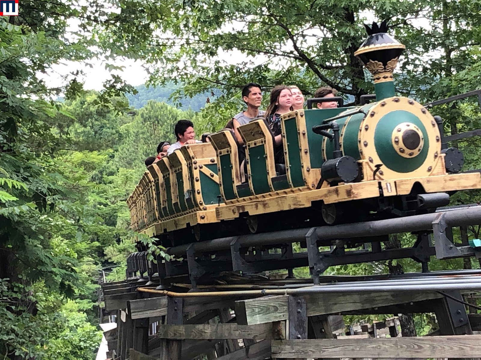 MidwestInfoGuide: Magic Springs