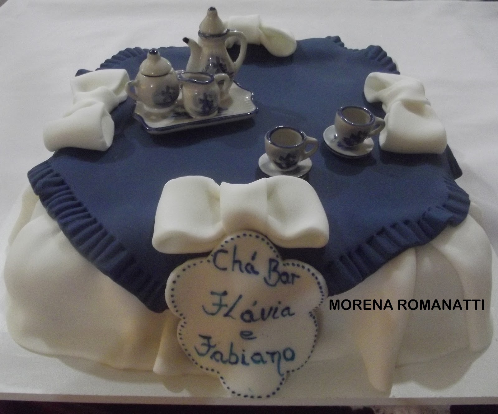 Morena Romanatti Cake Designer: BOLOS DE CHÁ DE COZINHA E CHÁ BAR