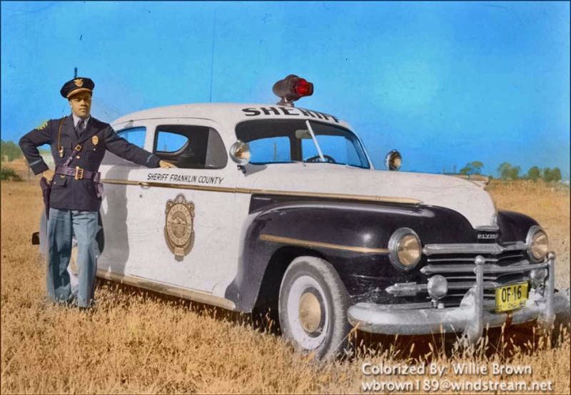 18 Incredible Colorized Photos of American Police Cars From Between the ...