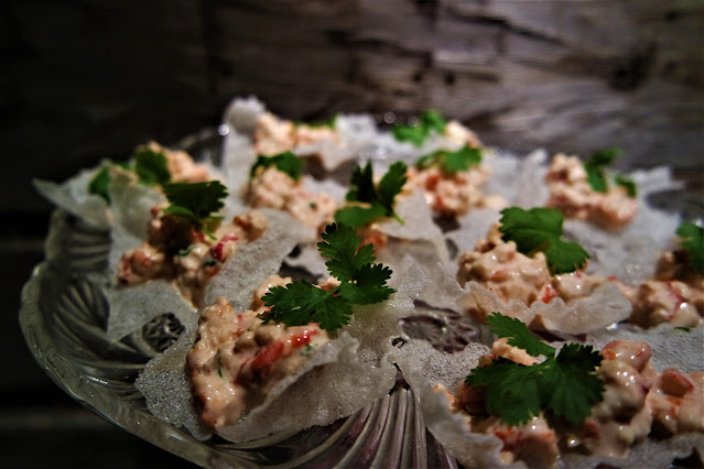 Landebistro: Friterat rispapper med heta kräftstjärtar