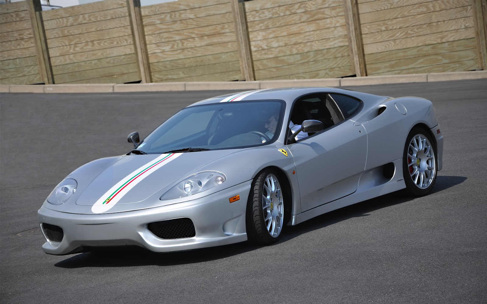 En Güzel HD Araba Resimleri