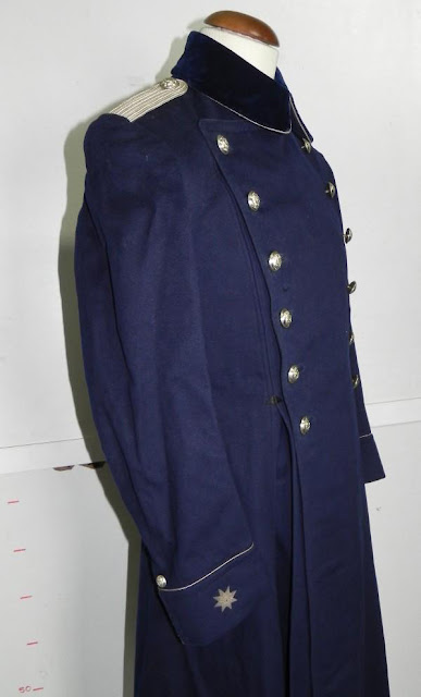 Una historia de la Policía Nacional.: Capote de un Comandante del ...