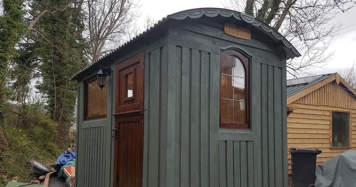 Huts 'N' Stuff: FOR SALE (SOLD) The Office Hut (A smaller shepherd's hut)