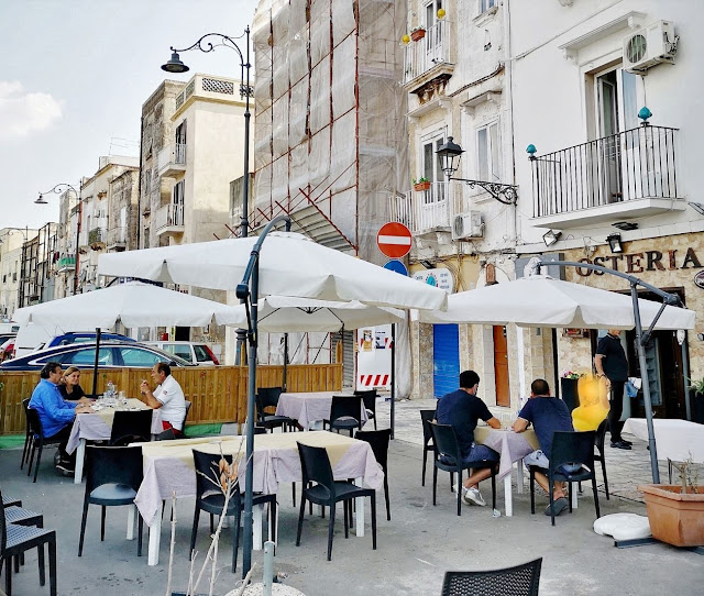 Mangiare a base di pesce a Taranto: il ristorante sociale Art. 21 e l ...