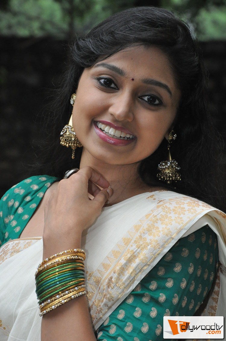 Suji Photoshoot At ElaCheppanu Audio Launch | Tollywoodtv