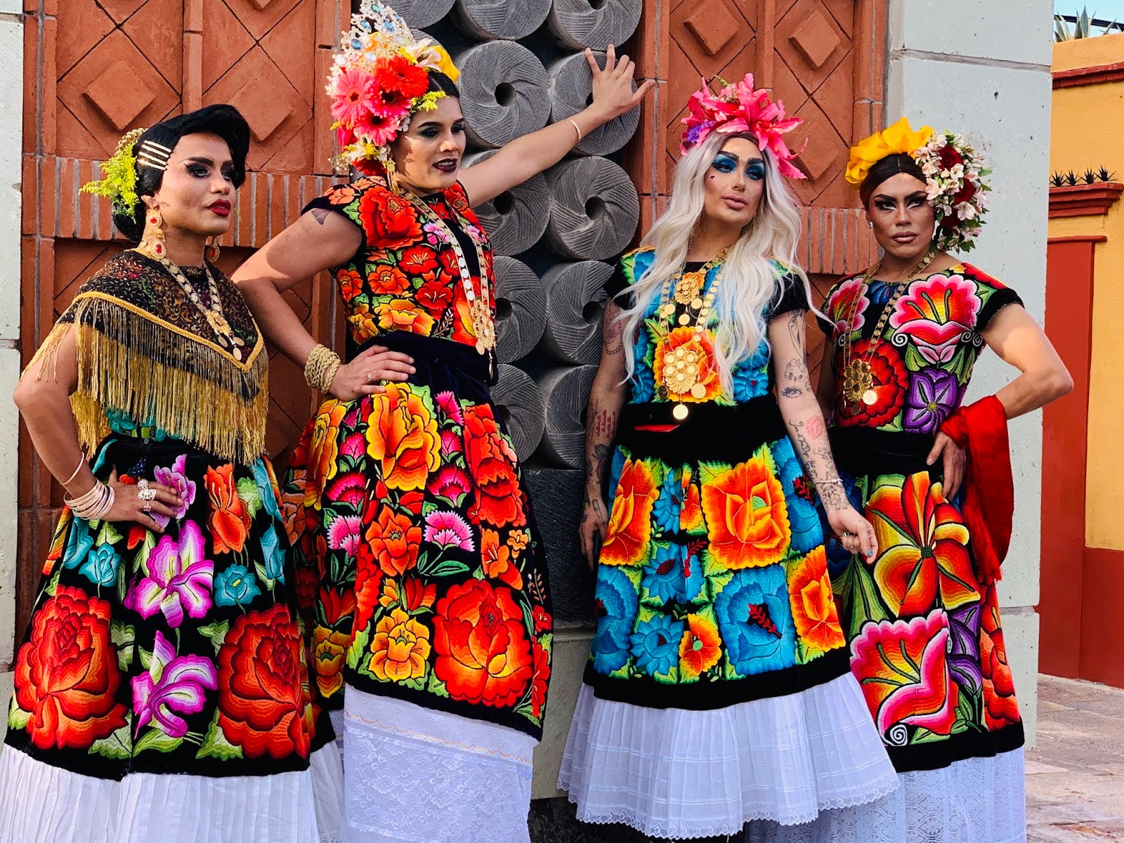 LAS ADVENTURES DE CARLOS-MANUEL