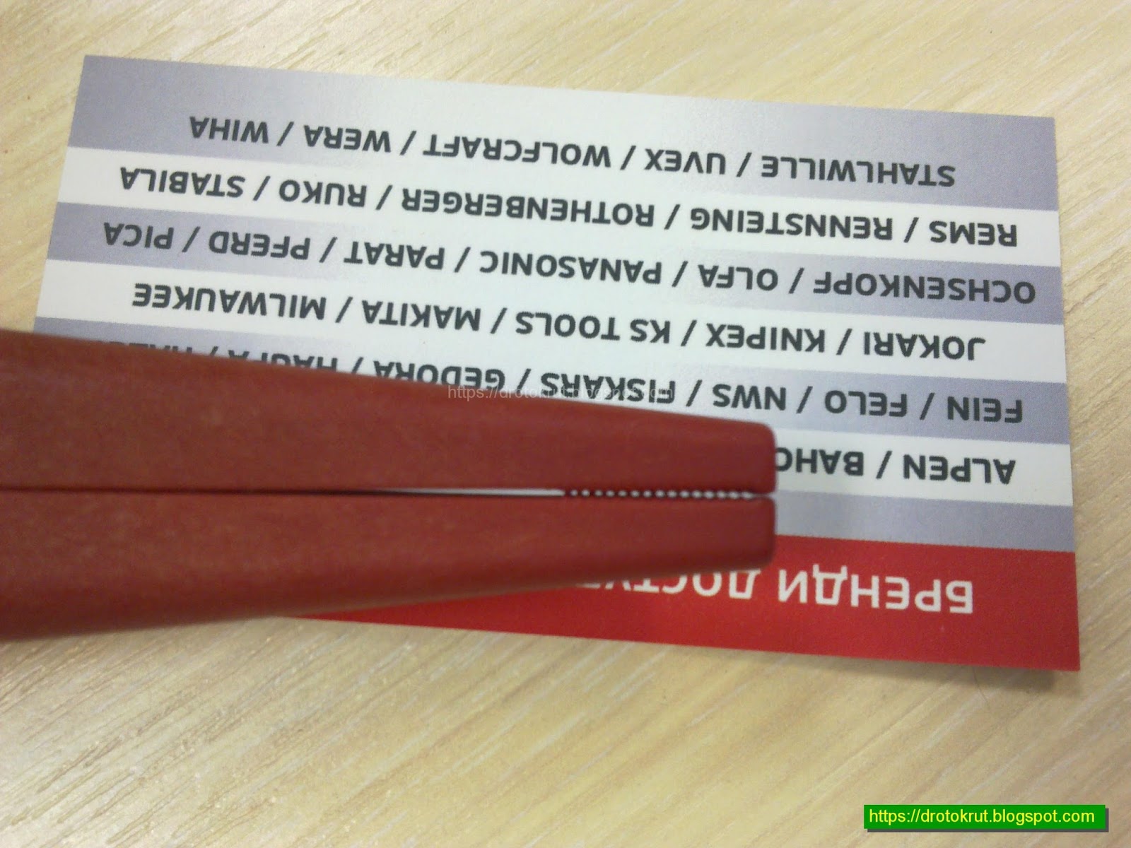 Изолированные пластиковые клещи Knipex 98 62 02