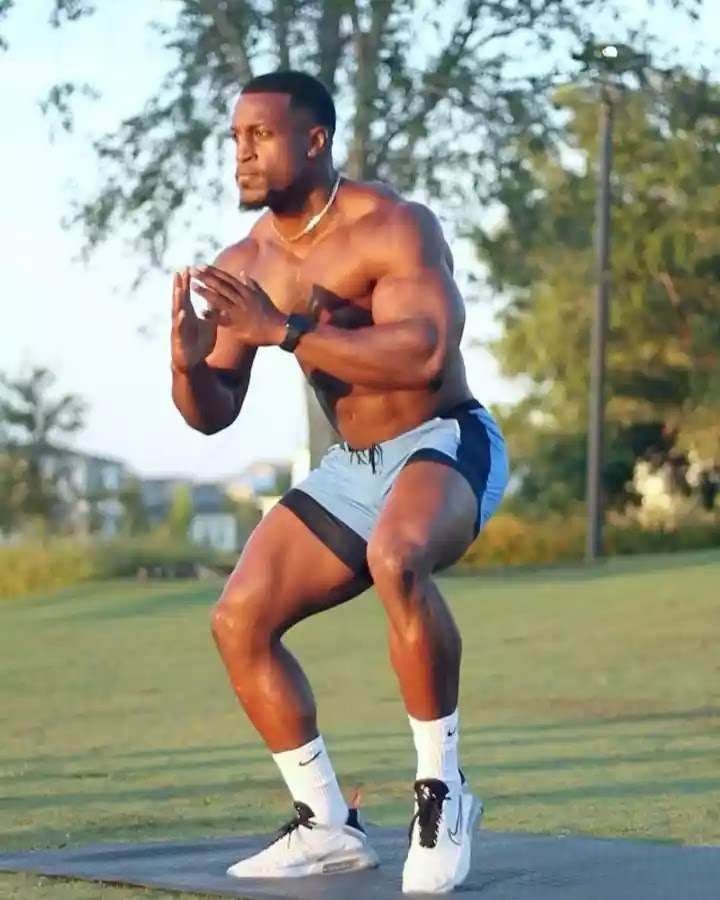 Ashton Hall Biography, Fitness, Age, Height Girlfriend, Pictures