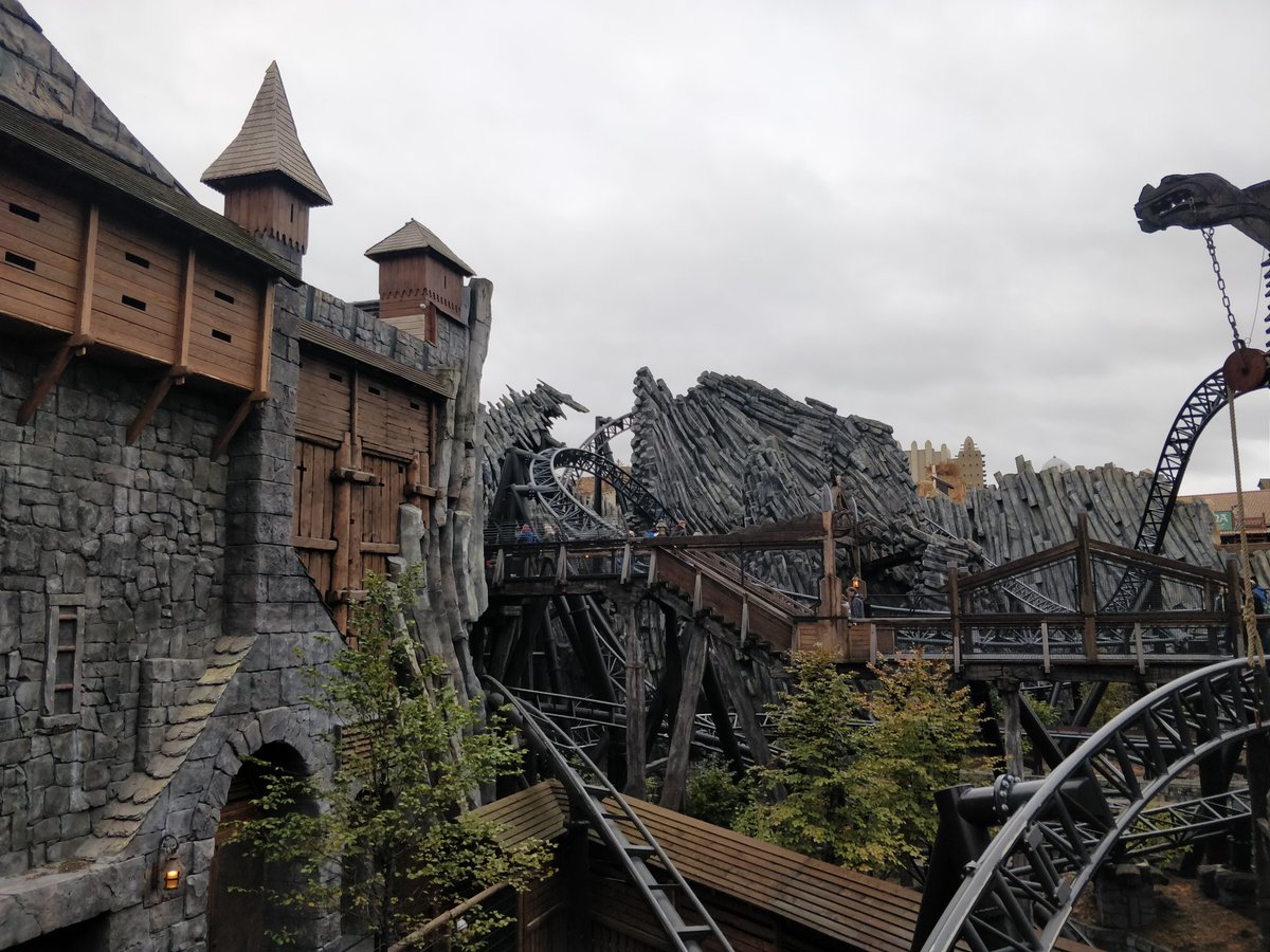 Taron: A Rollercoaster Love Affair!