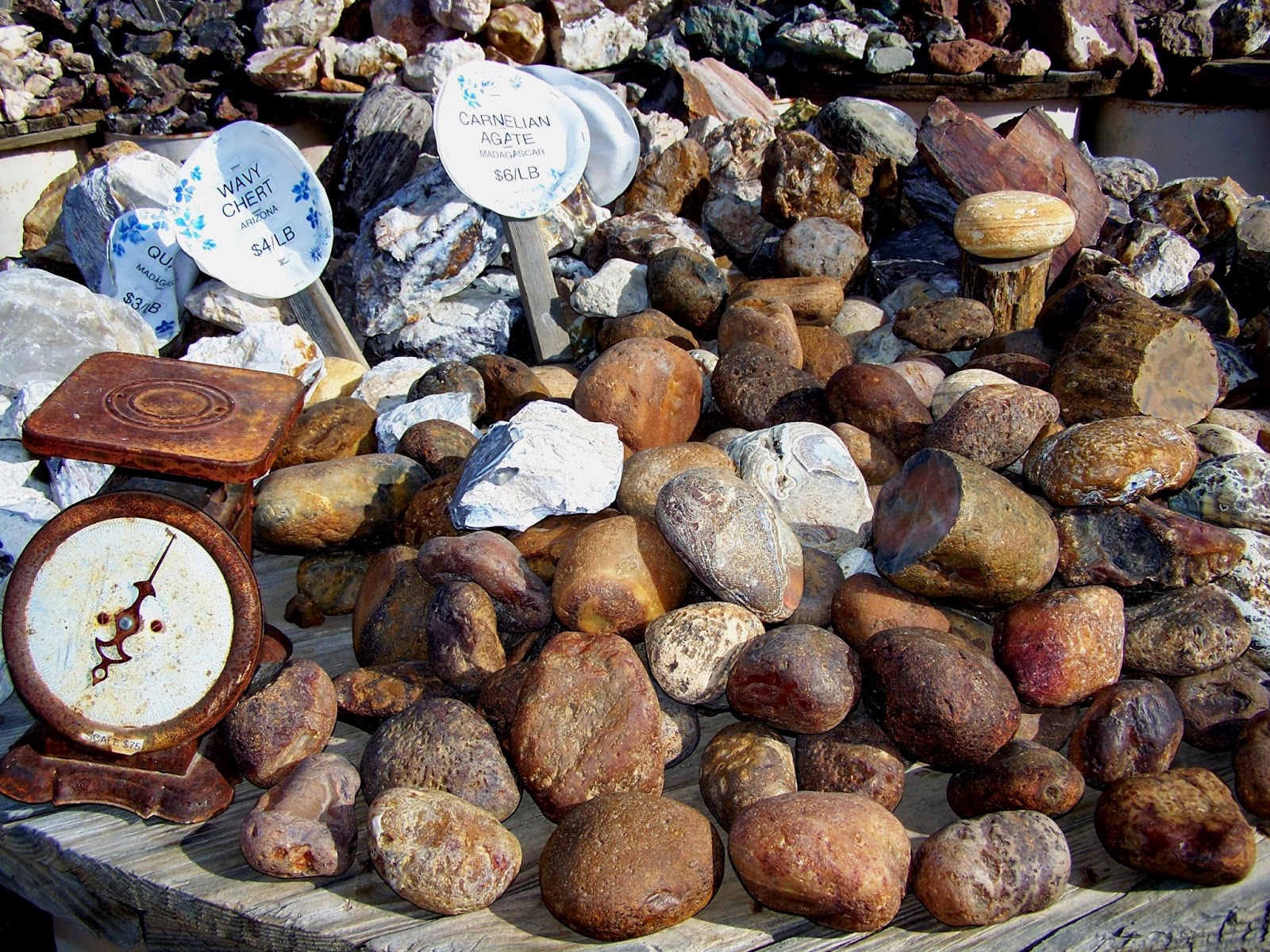 Desert Hues Designs: Rock Hunting in Quartzsite Arizona! (Part 1 of 2)