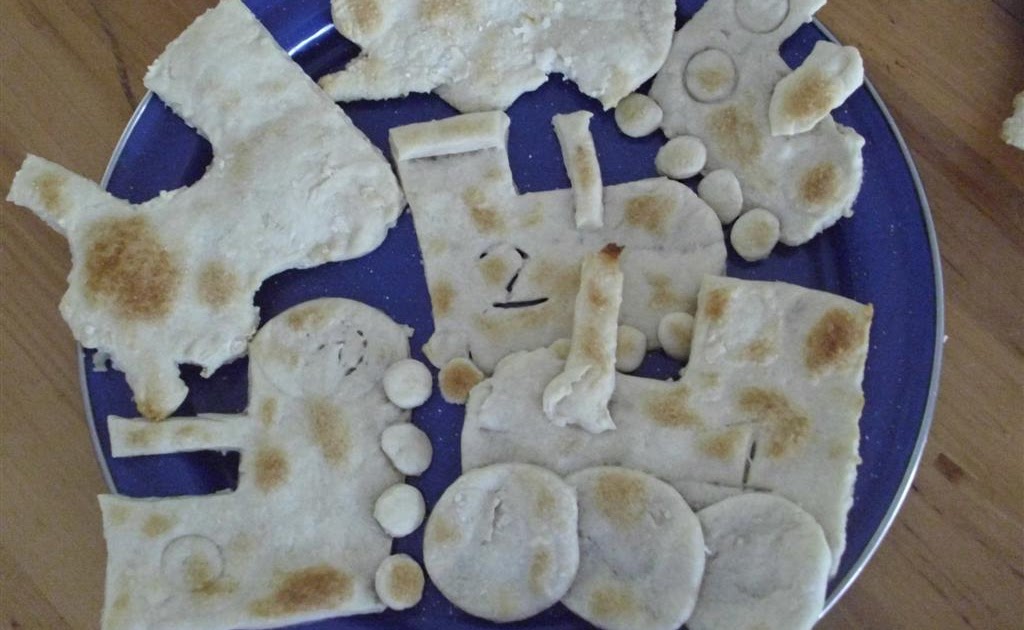 The Do-It-Yourself Mom: Train Themed Preschool Snacks
