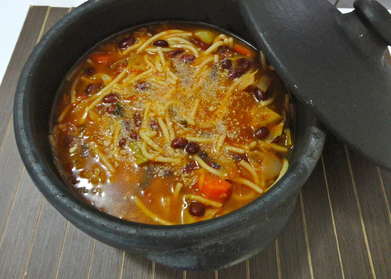 Charla na Cozinha: Sopa de legumes com feijão vermelho