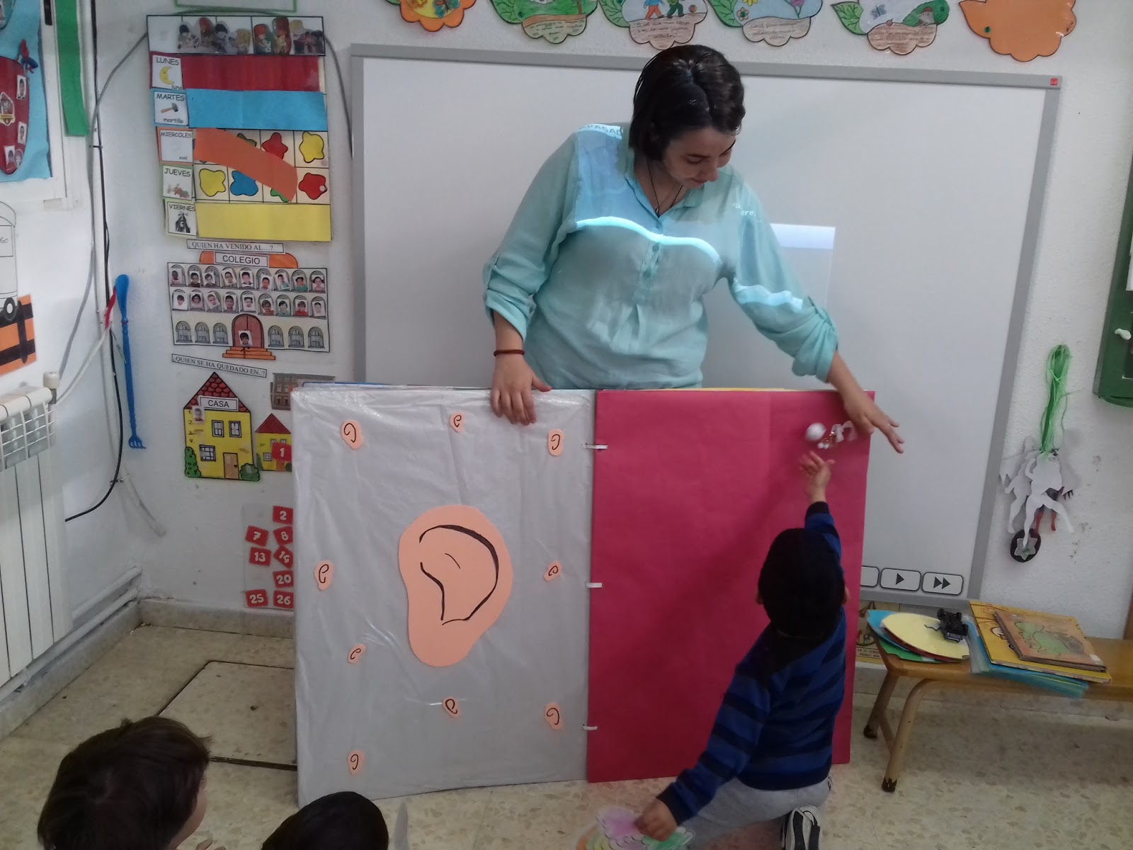 PEQUESDESCUBRIDORES: CON NEREA JUGAMOS CON LOS SENTIDOS