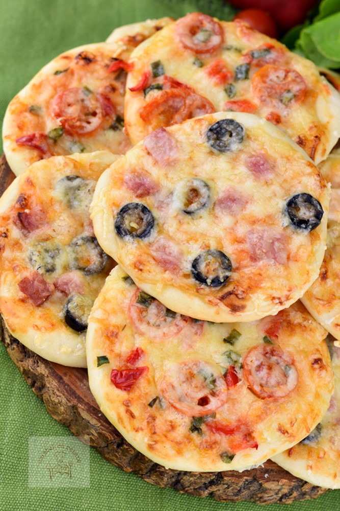 Mini pizza - CAIETUL CU RETETE