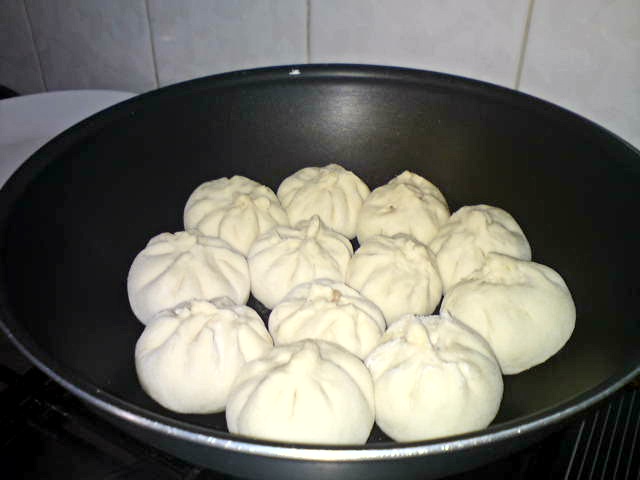 Cooking Pleasure: Pan Fried Steamed Buns [Sui Chern Pau]