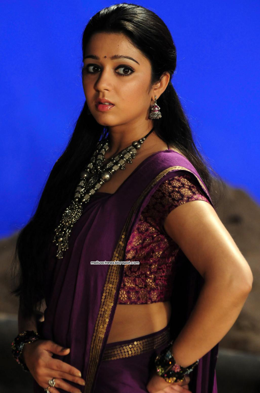 Malayalam actress: Charmi cute saree stills