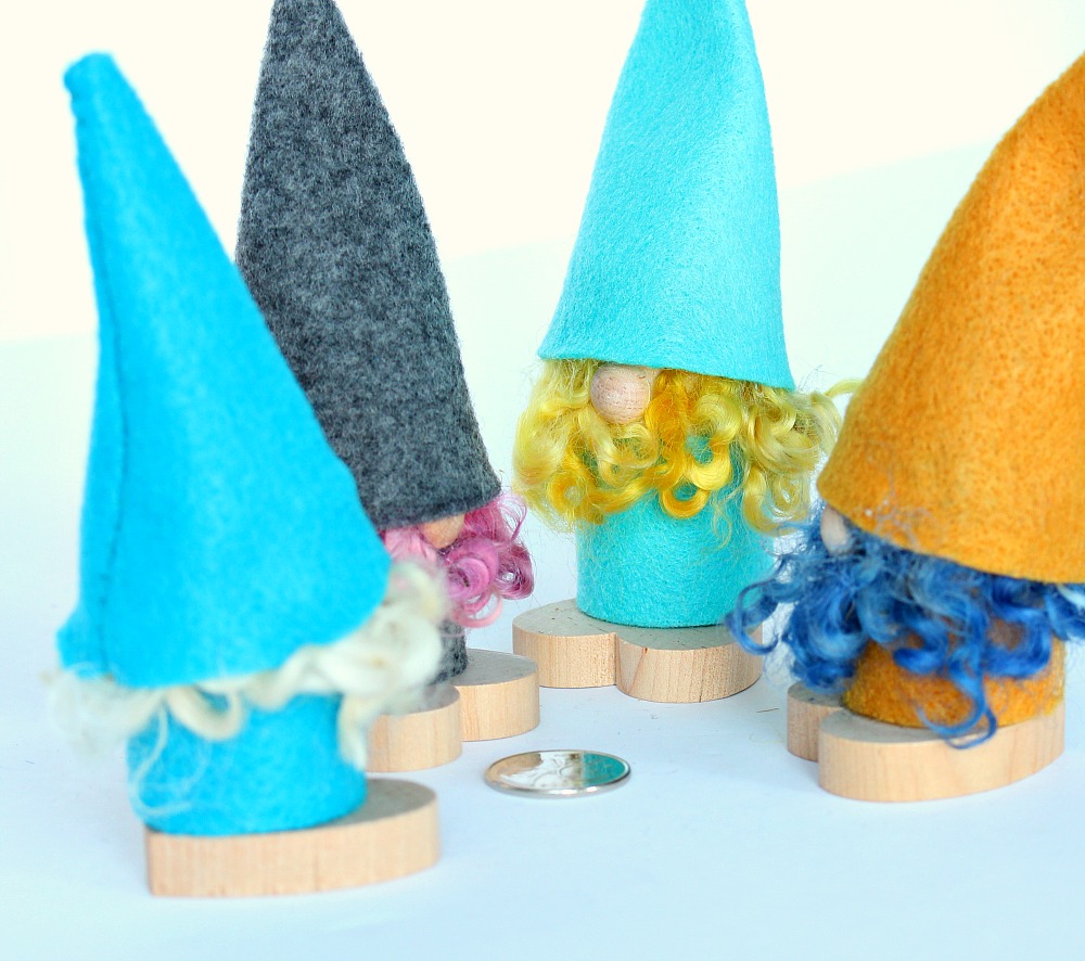 DIY Felt Tomte (Scandinavian Felt Gnomes) | Dans le Lakehouse