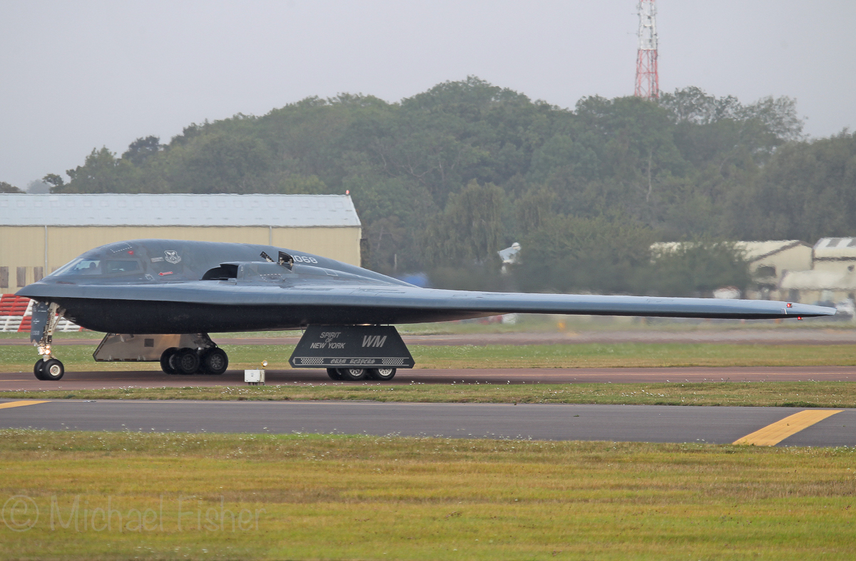 Legendary Moments in Military Aviation: B-2A Stealth bomber operations ...