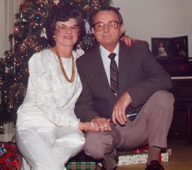 Karen's Korner: A Sasser Family Christmas Album Collection