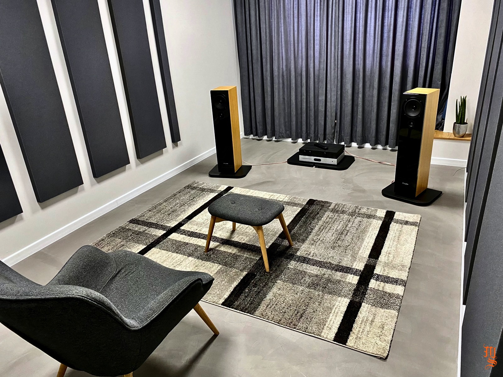 New Pylon Audio Show Room – M & S | Ultimate High-Fidelity