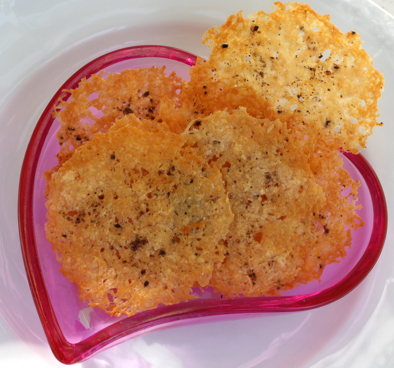 bushcooks kitchen: Würzige Parmesanchips für die Tatort-Knabberei