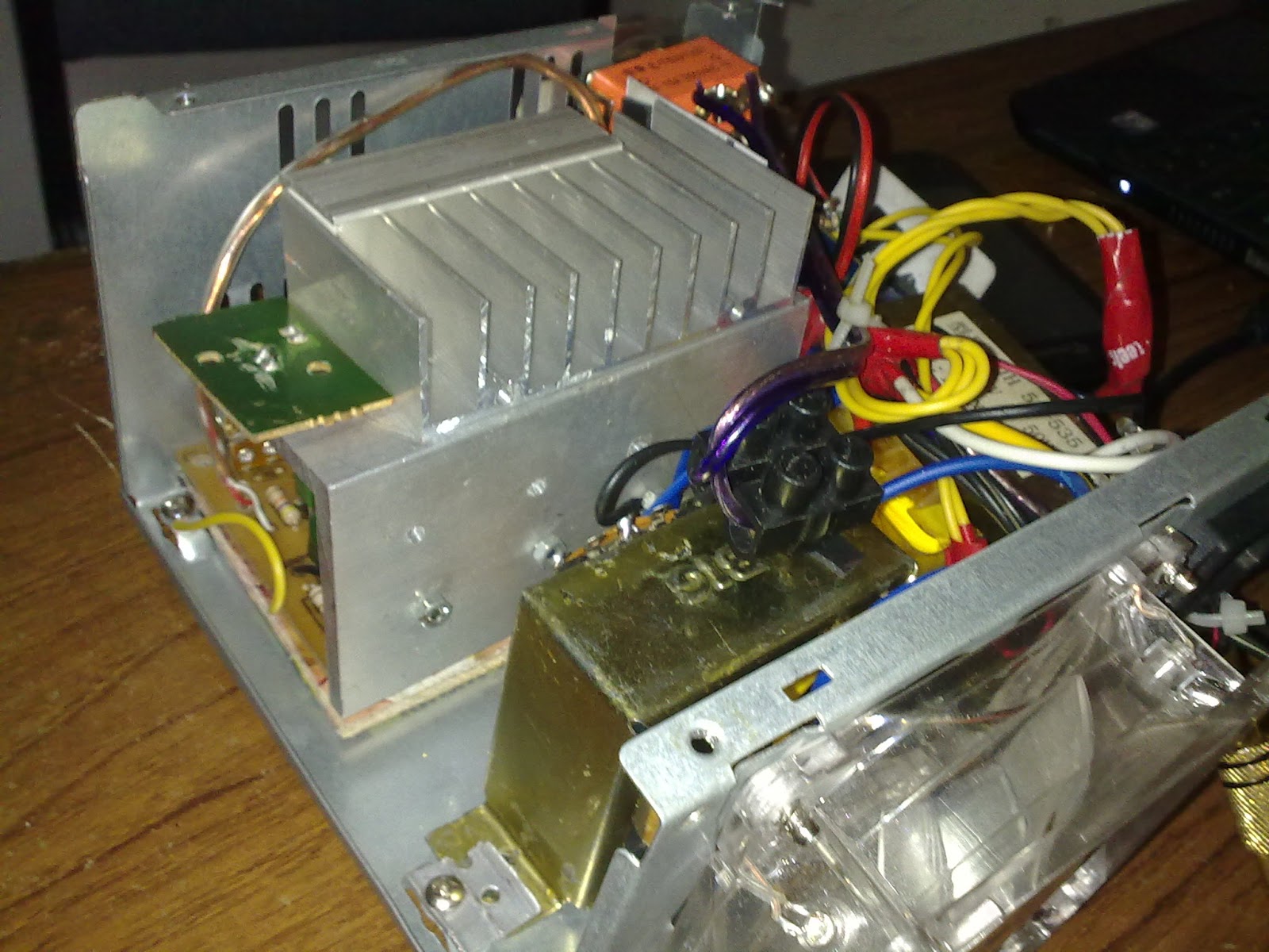 ALL ABOUT TOPENG: DIY AMPLIFIER 2.1 Dengan TDA 2050 dan LM1875 sebagai ...