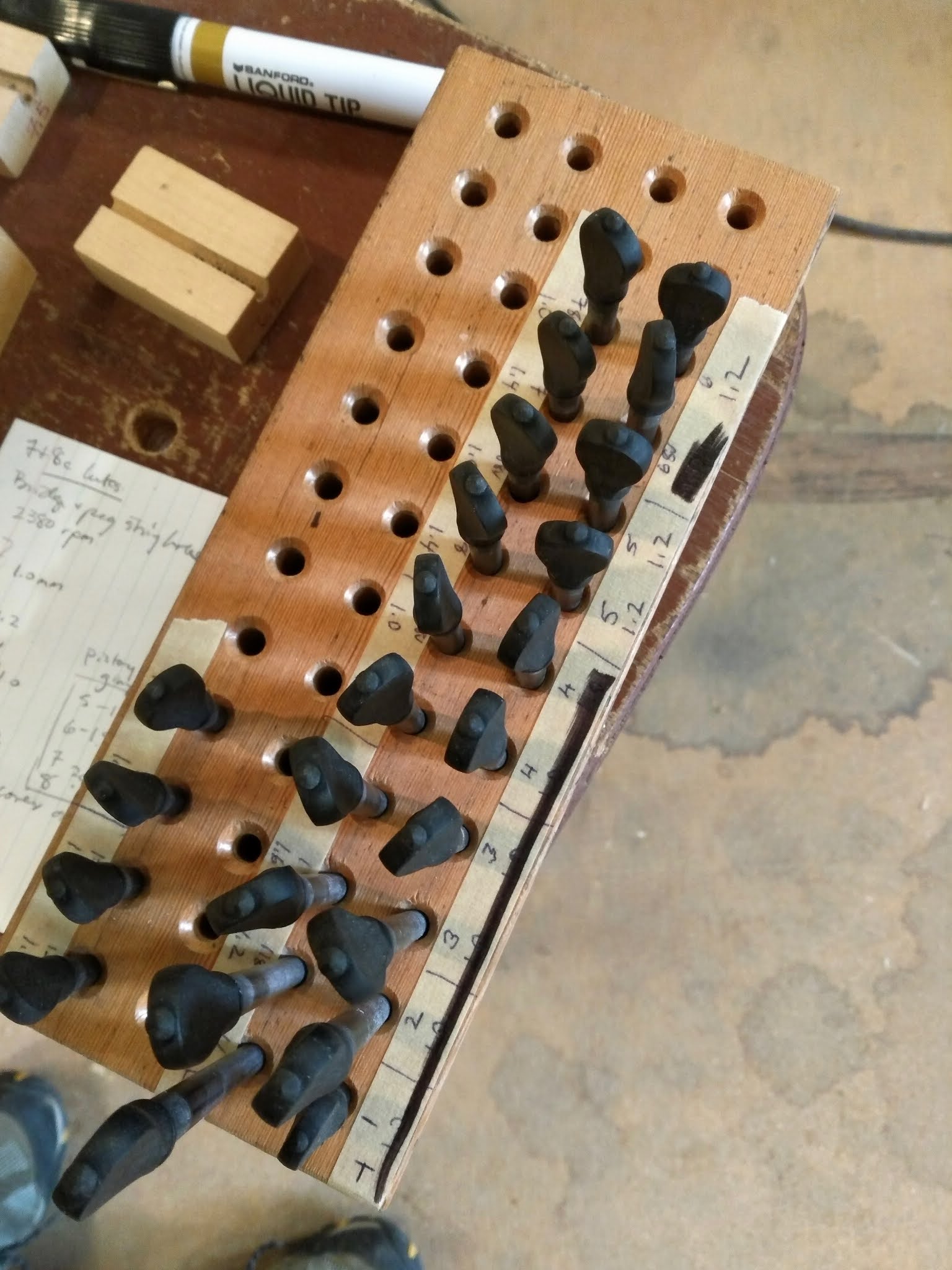 The Lute's Progress,: Building a 13 Course Lute, Start to Finish, 23 ...