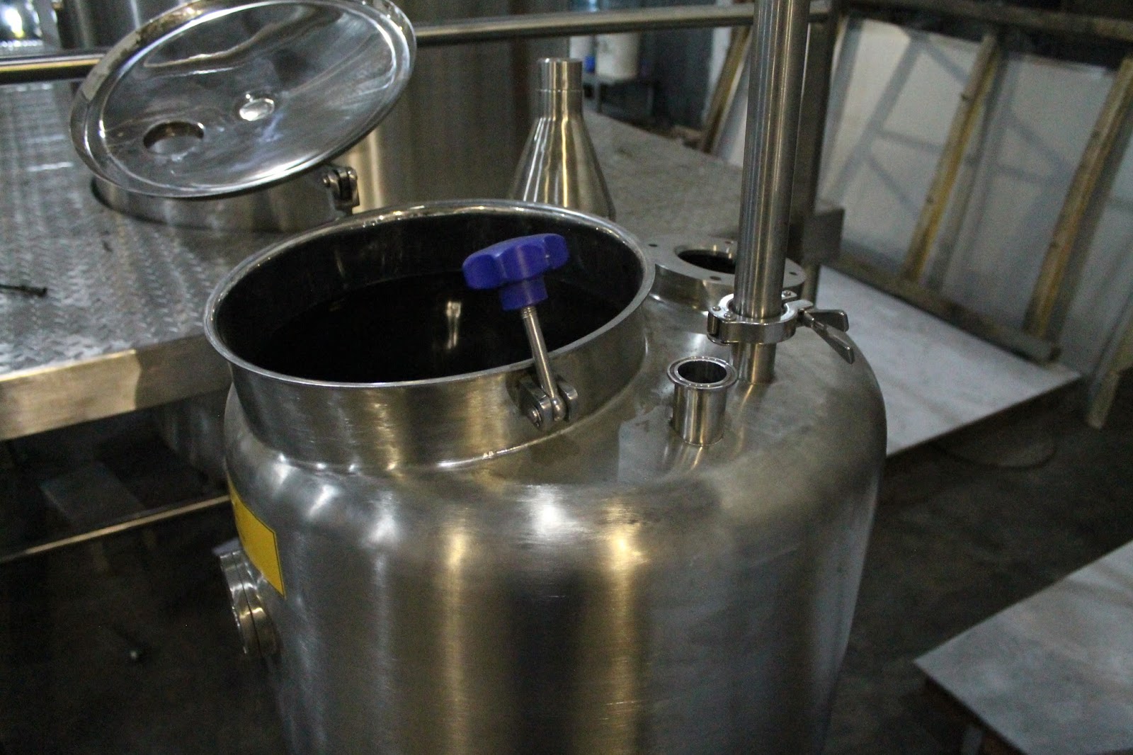 MESIN INDUSTRI FARMASI: MIXING TANK LINE SYRUP