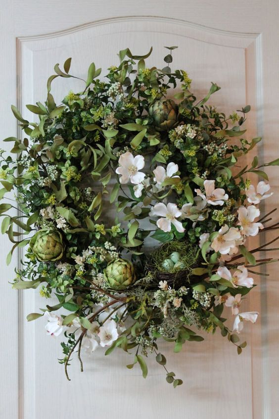 Lumea lui momo: Traditii de Florii: Coronite impletite din flori si salcie