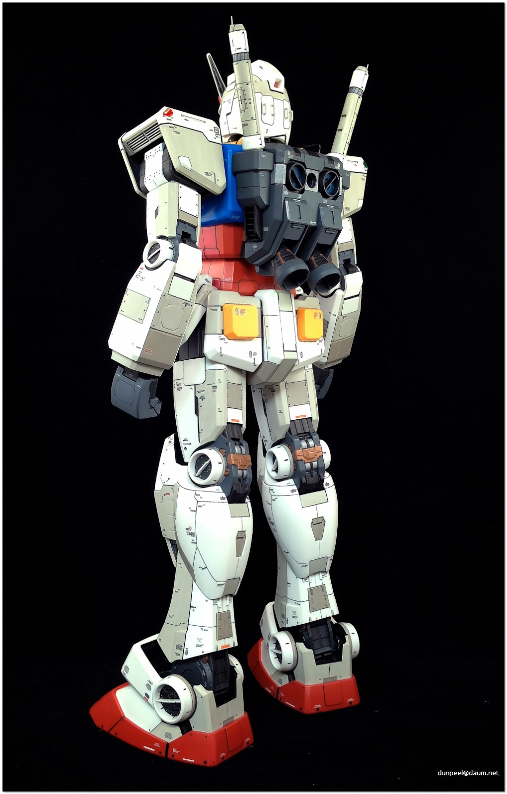 Custom Build: Mega Size 1/48 RX-78-2 Gundam "Real Grade Details"