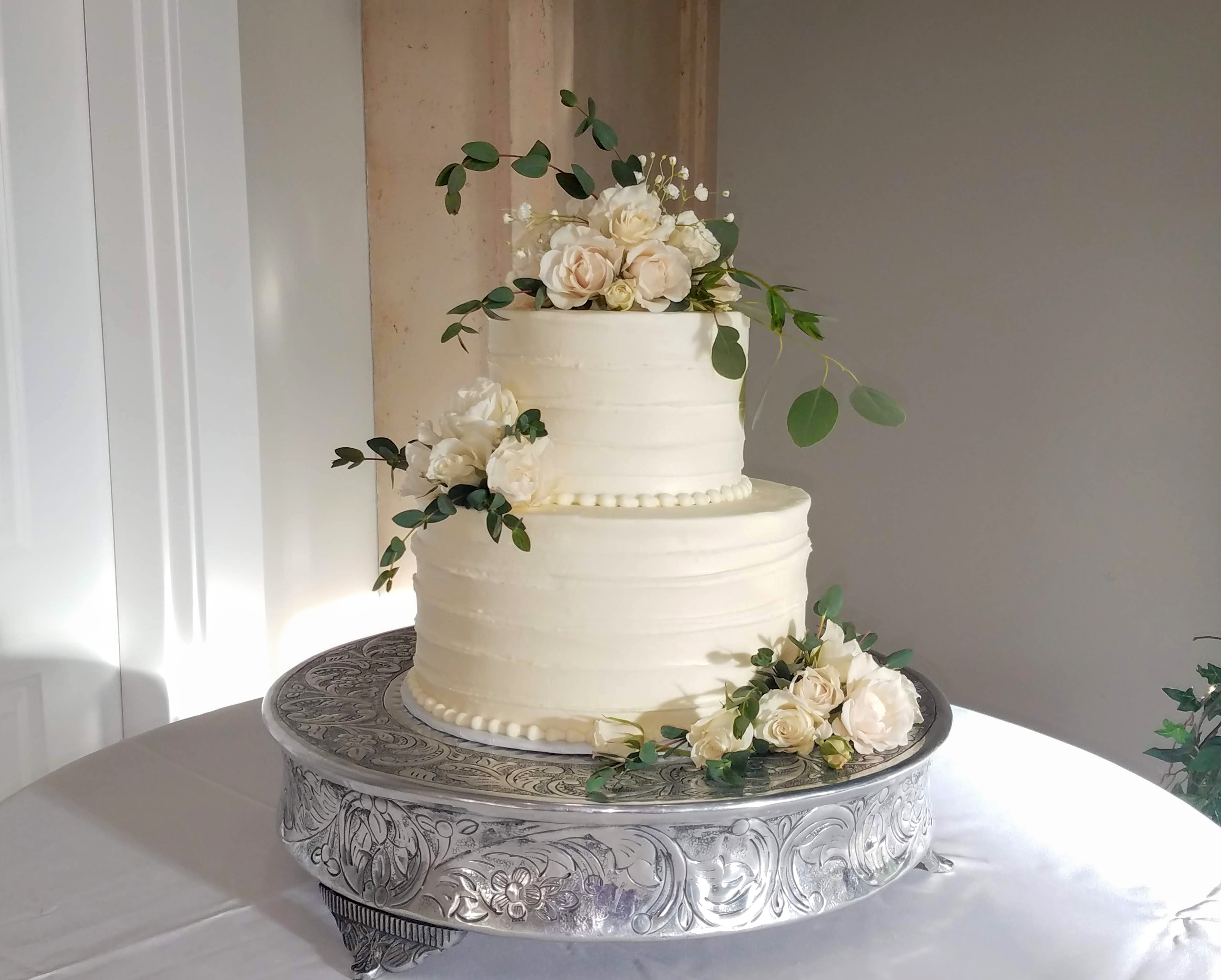 The Wedding Cake Project: classic buttercream two-tier wedding cake